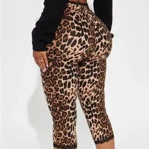 Fashion Nova | Pants & Jumpsuits | Florentina Lace Trim Capri Legging ...